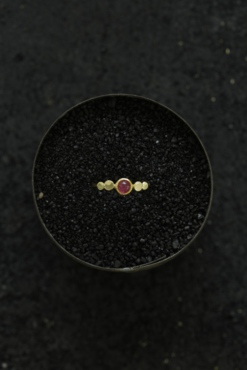 Ruby Cabochon Coin Ring – Sarah Perlis Jewelry